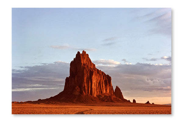 A Fiery Shiprock, New Mexico 28 po x 42 po : Cadre d'art mural et ...